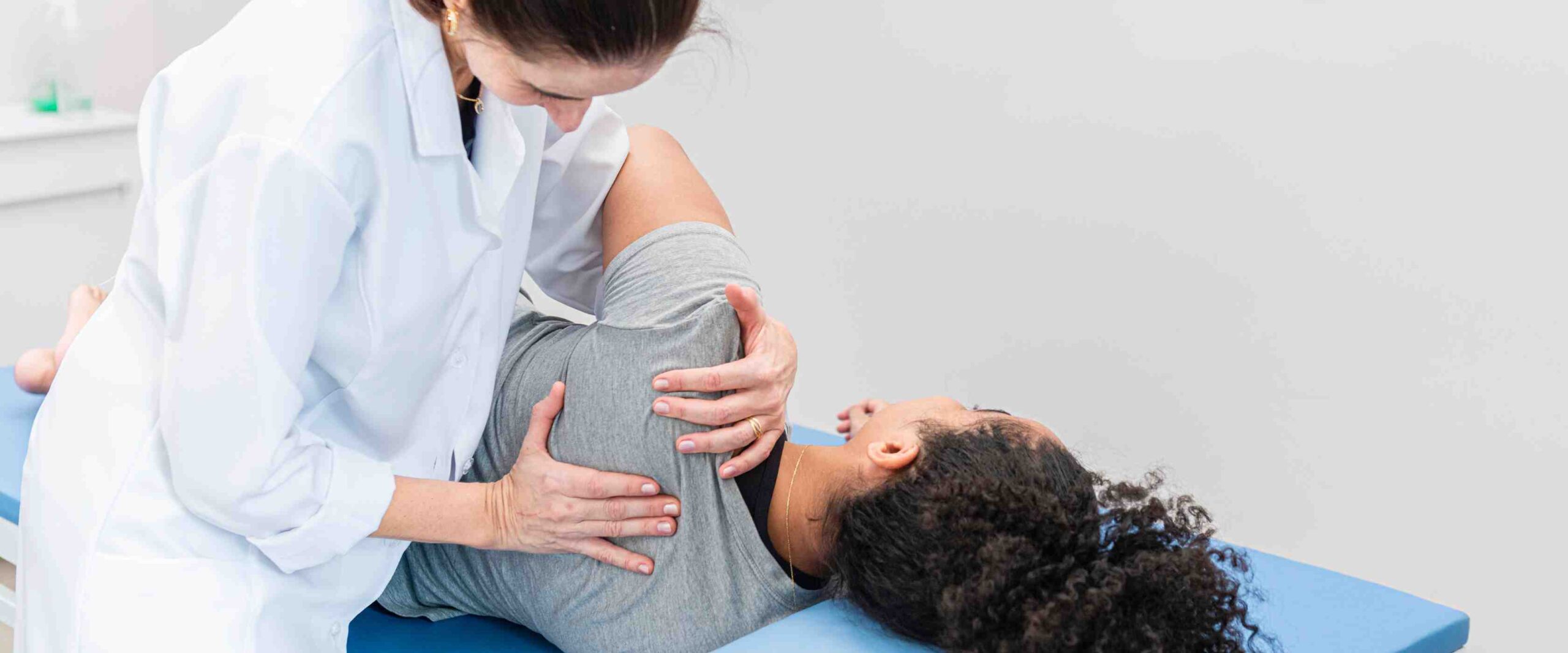Understanding Chronic Shoulder Pains - Vitalis Health Colon Wellbeing ...